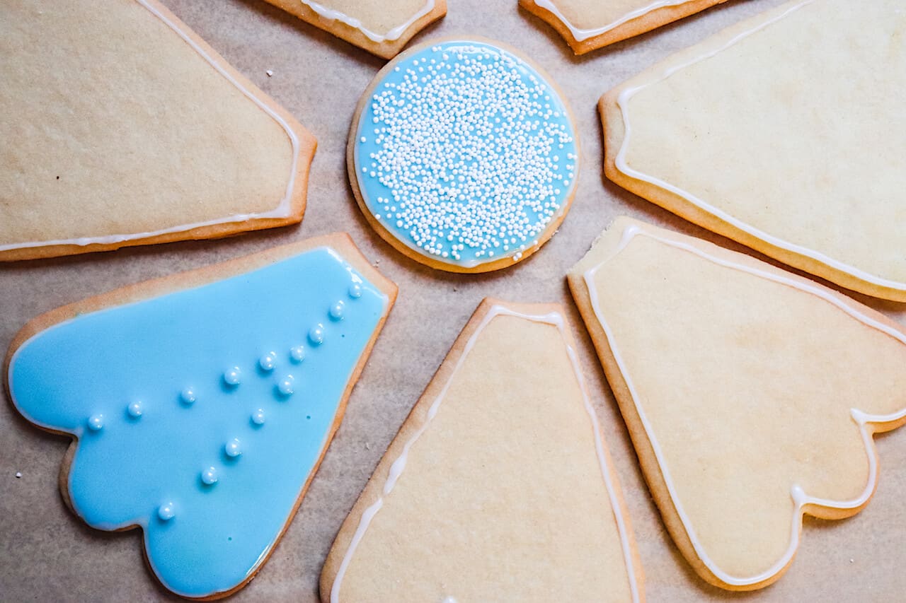 Blue Flower Platter Cookies - Well, If She Can Do It...