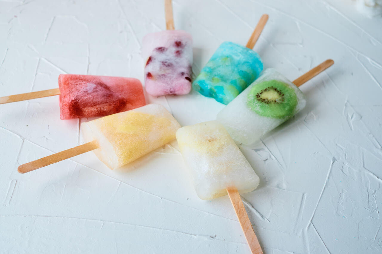 Rainbow Popsicles : Fruit Filled Popsicles of Every Color!