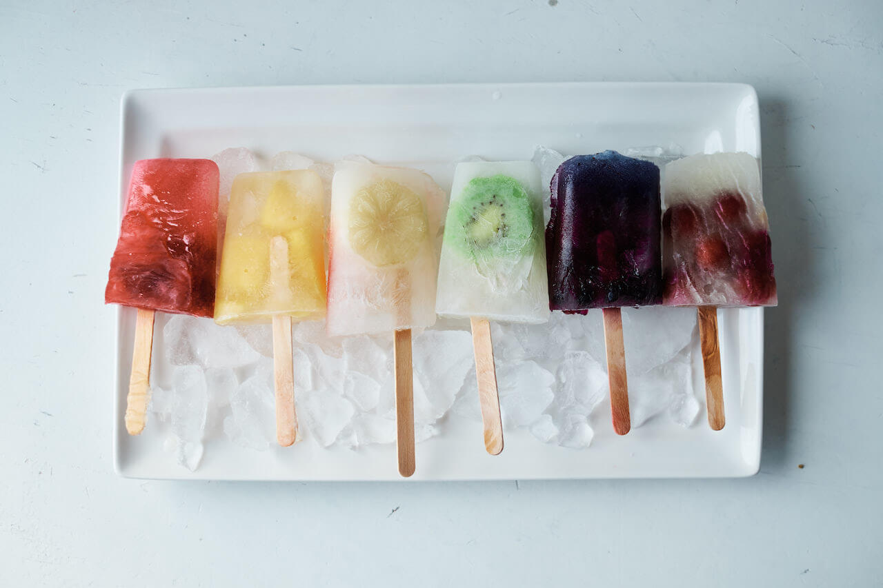 Rainbow Popsicles : Fruit Filled Popsicles of Every Color!